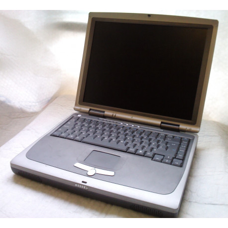 Cheap reconditioned laptop with Windows XP Professional for under £150
